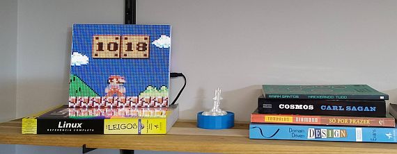 The Time is 1-Up On This Super Mario Bros. LED Clock